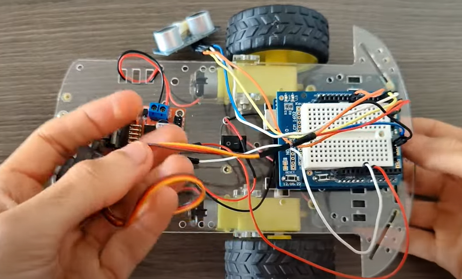 Vacaciones útiles con Arduino Uno: Robótica y diversión | Aprender Creando